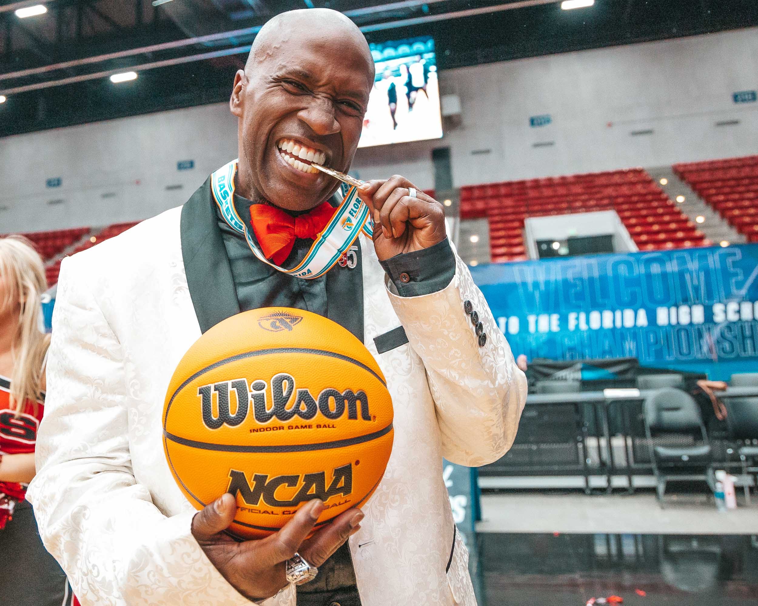 ECS girls basketball coach Dwayne Donnell named finalist for national award