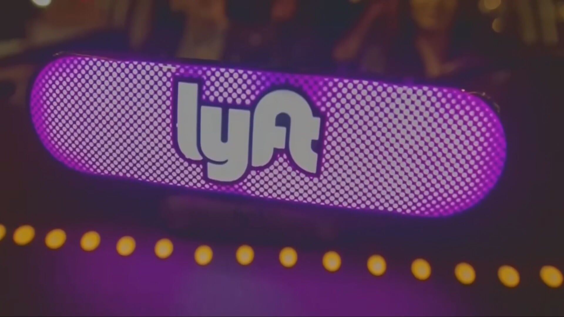 Lawsuit claims Lyft driver trapped woman in car and sexually assaulted ...