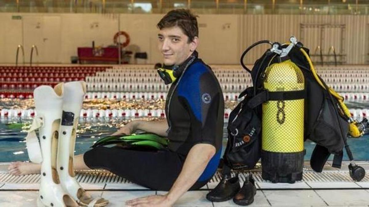 Un bautismo de buceo en Los Alcázares para personas con discapacidad