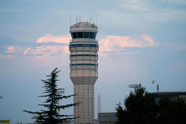Government shutdown watch: Airlines and air traffic controllers brace ...