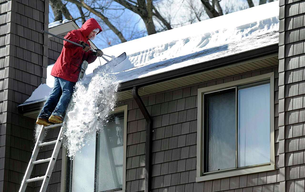 Need to clear snow from your roof? Here are some snow removal tips for ...