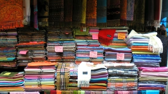 Kashmiri shawl sellers attacked in Uttarakhand's Dehradun; Omar ...