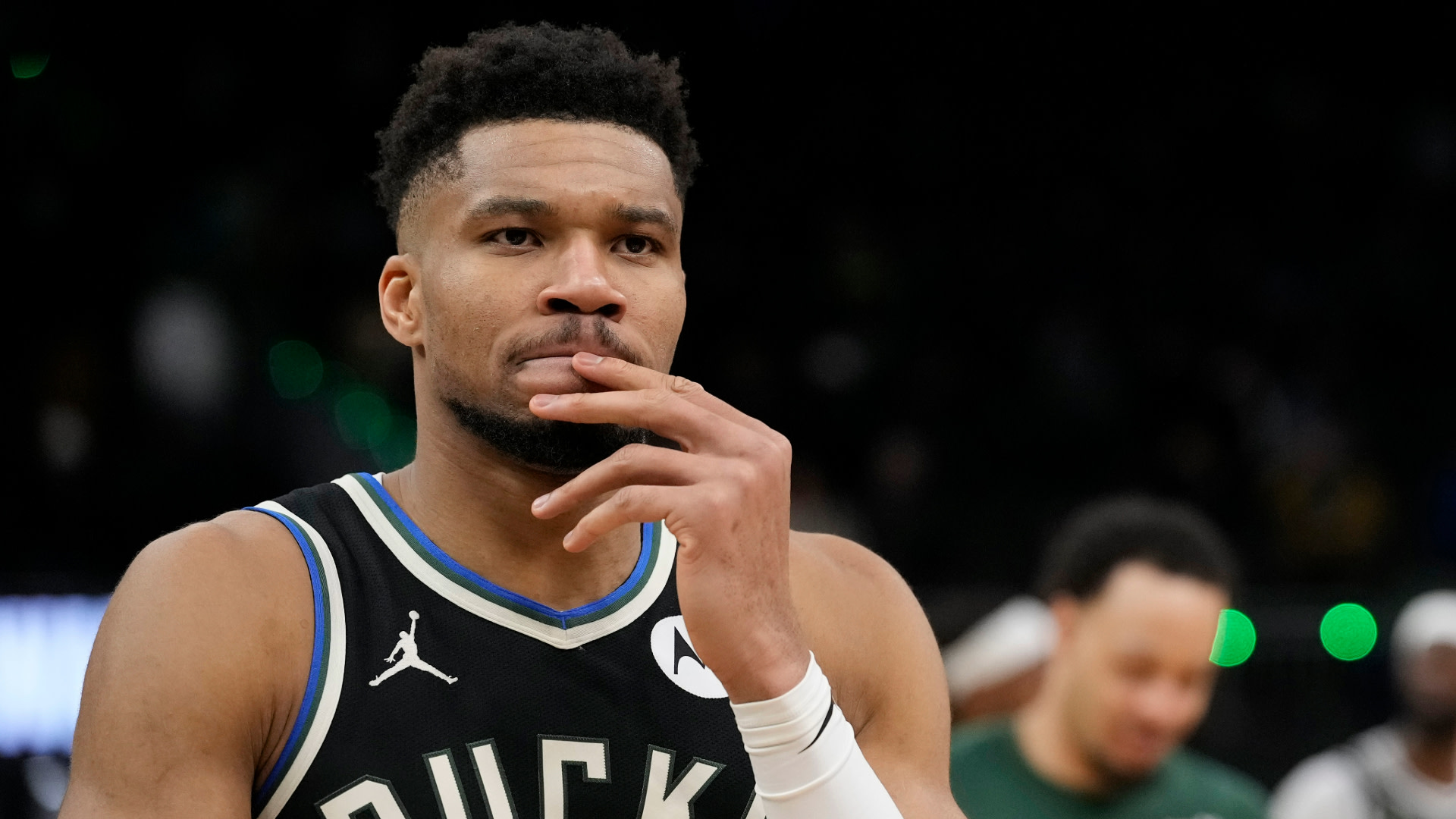 Giannis Antetokounmpo's family company drops $21M on Chicago apartment ...