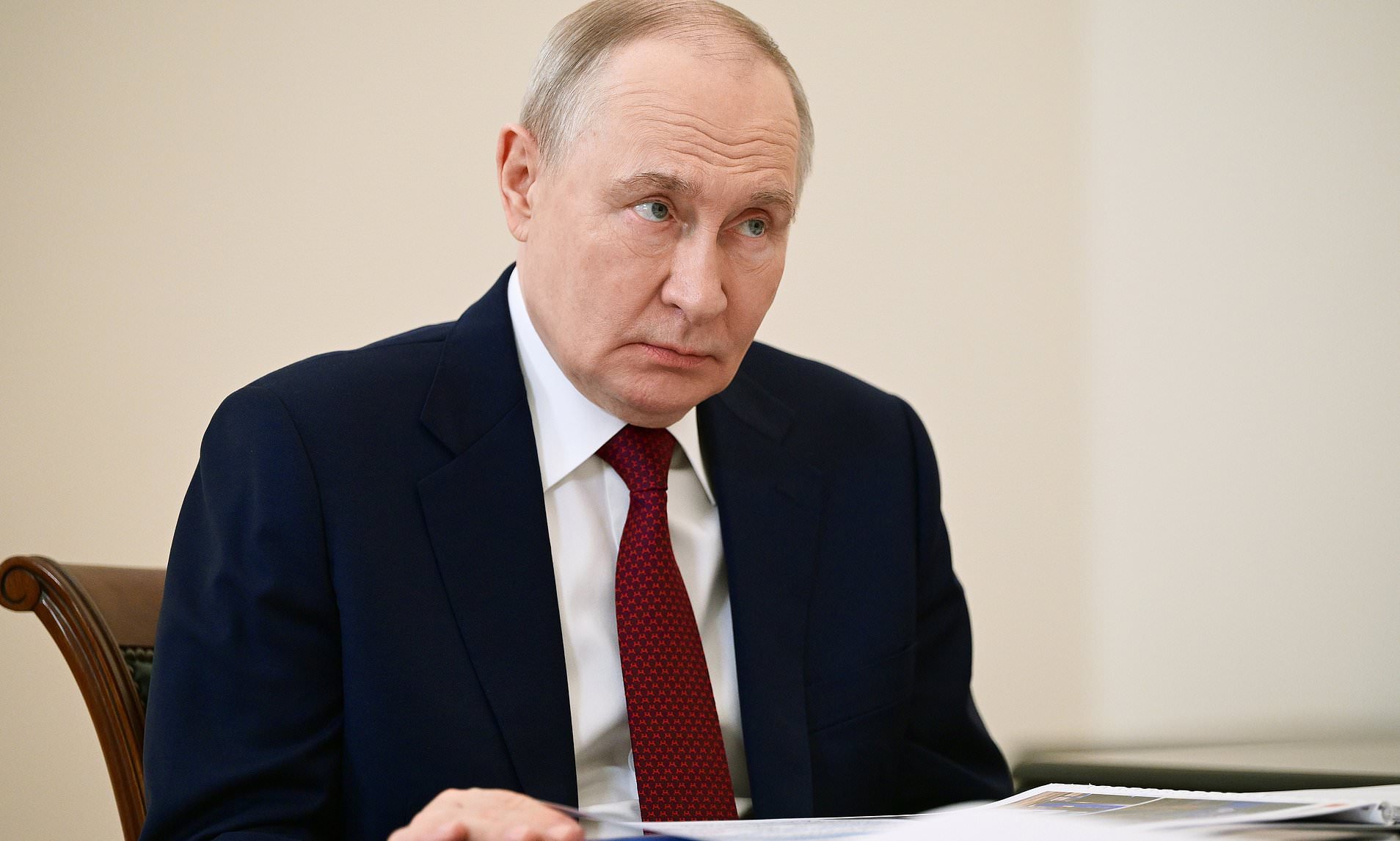 Putin agrees one-week ceasefire in Ukraine, Trump says after ...