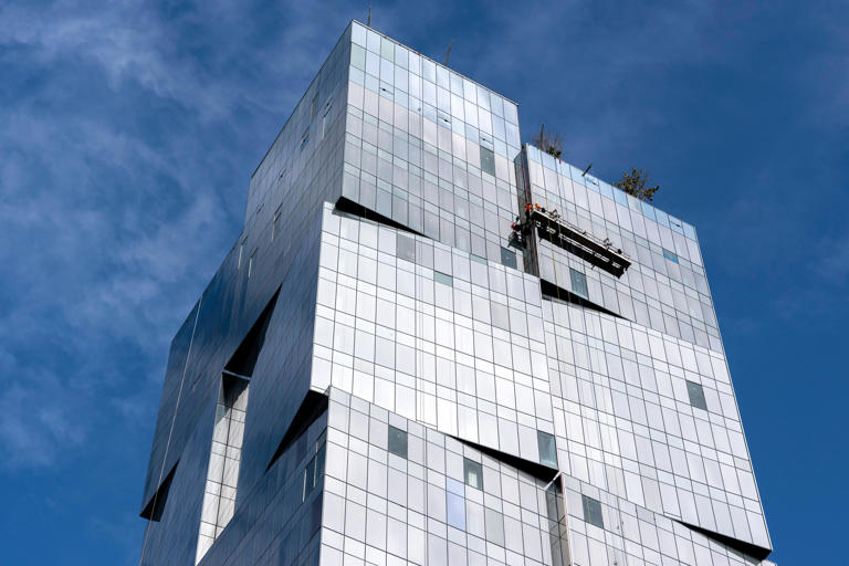 Is Palm Beach County’s tallest building finally near completion?