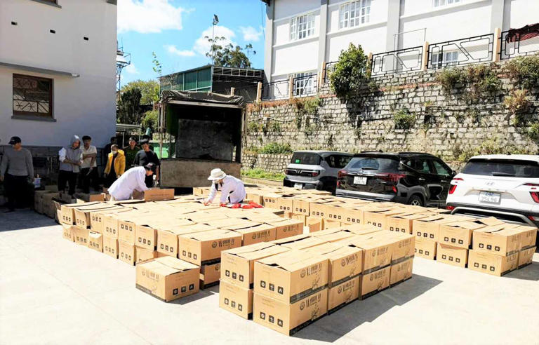 Bắt quả tang hơn 7 tấn cà phê nghi giả chuẩn bị tuồn ra thị trường