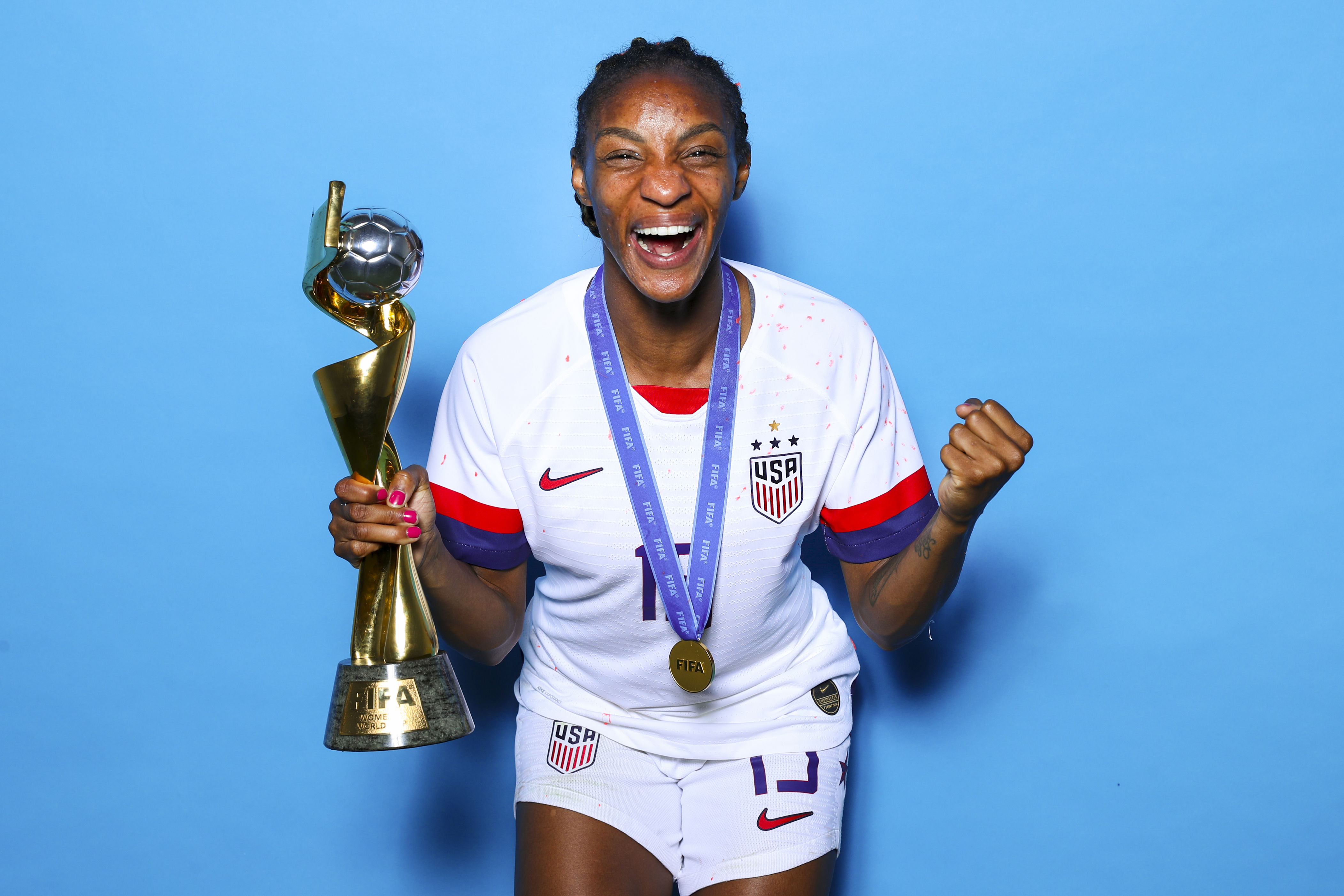 Crystal Dunn announces retirement from professional soccer