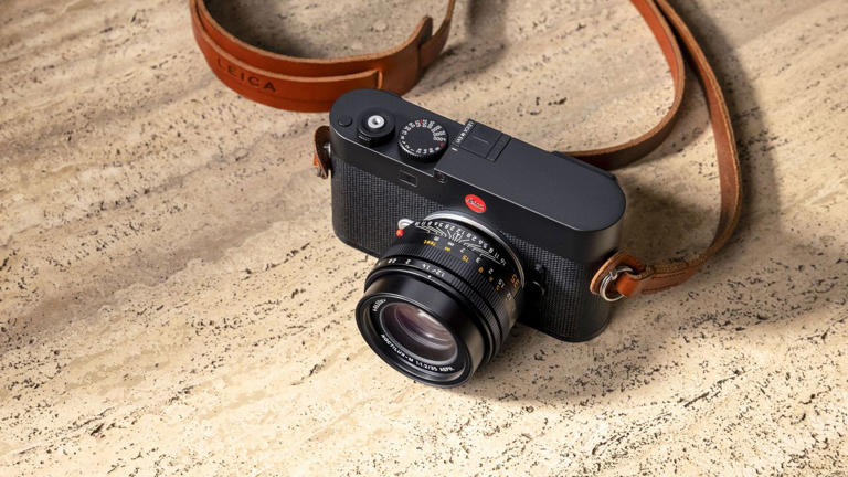 Leica unveils its first 35mm Noctilux lens — an f/1.2 king for low ...