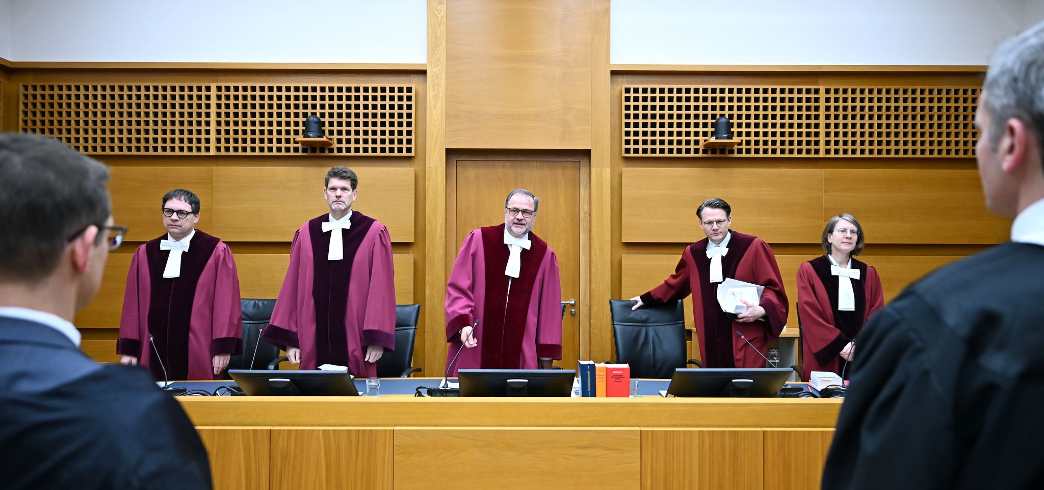 Gericht zwingt Ampel-Regierung zu klimafreundlicherem Handeln bis 2026