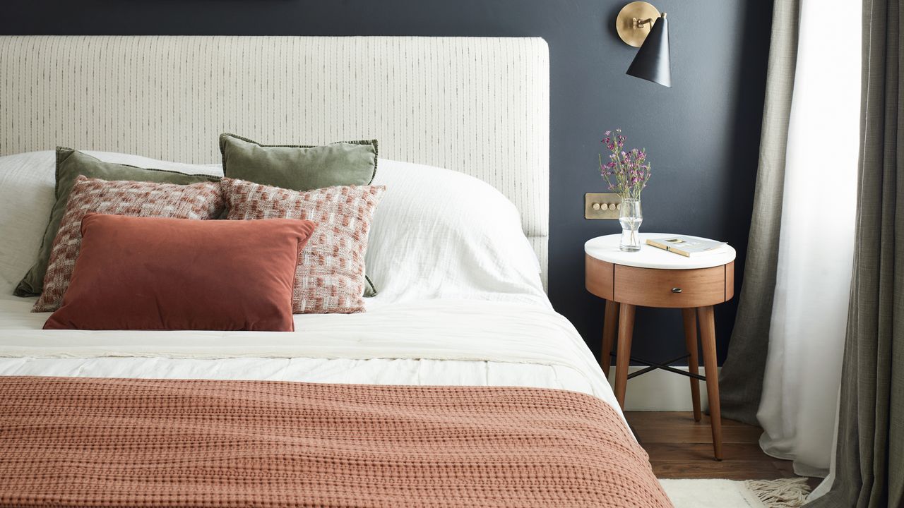 Is it bad feng shui not to have a headboard? I asked the experts