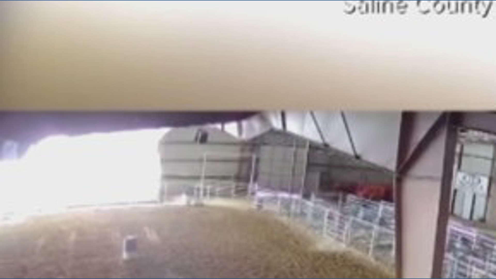 Heavy snow causes roof collapse in Saline County