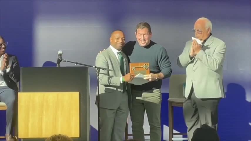 Milwaukee honors Peter Feigin with key to the city as he steps down ...