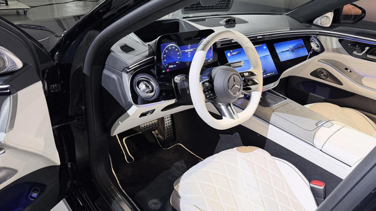 2027 Mercedes-Benz S-Class's star literally shines brighter with more ...