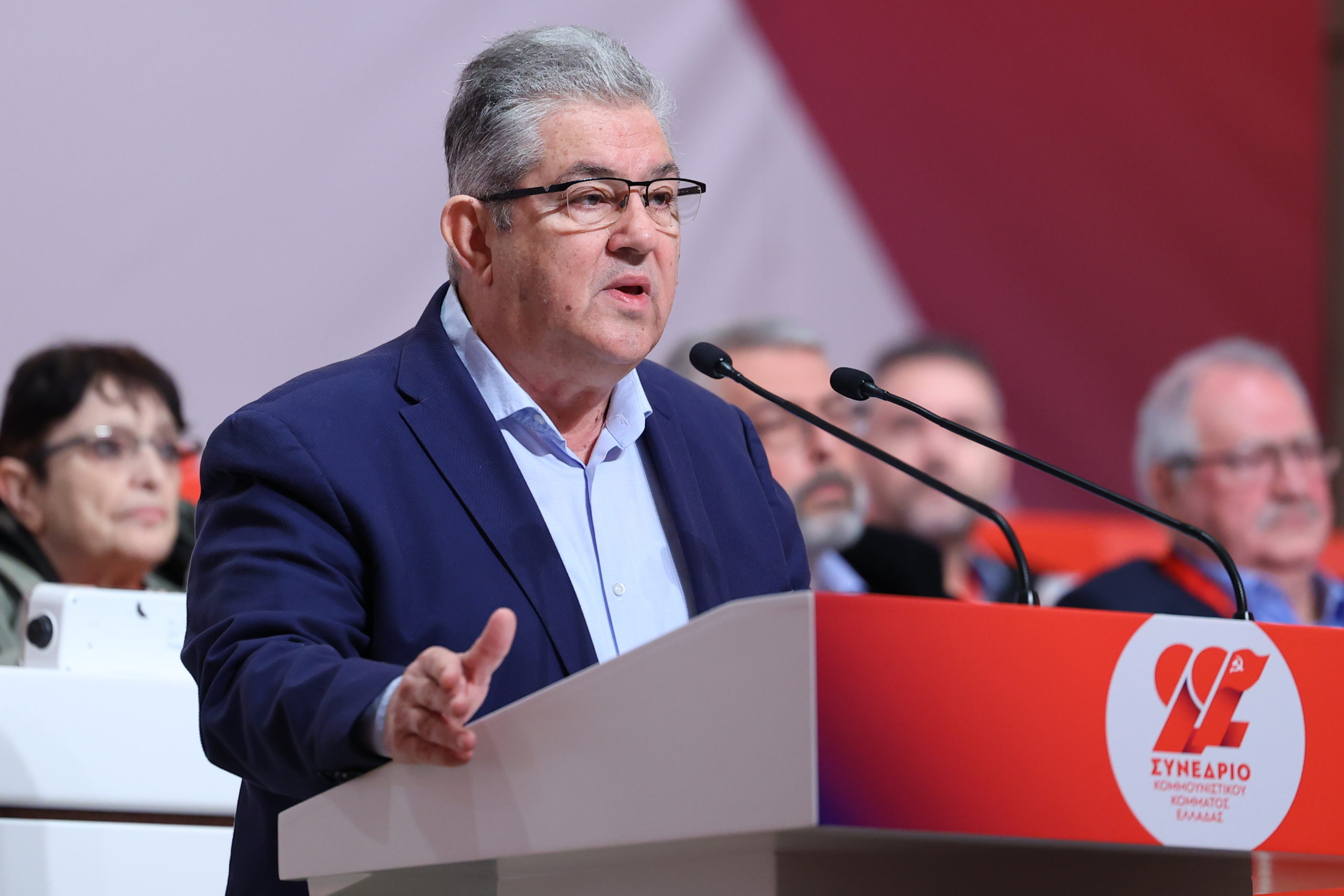 Κουτσούμπας στην παρουσίαση της Εισήγησης της ΚΕ στο 22ο Συνέδριο του ...