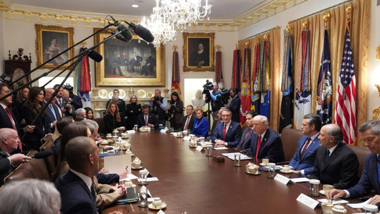 Live updates: Trump holds Cabinet meeting; Homan says Minneapolis ...