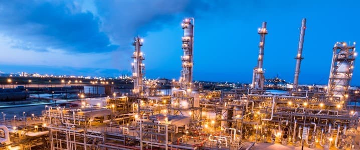 Higher refining margins push Valero's Q4 profit above estimates