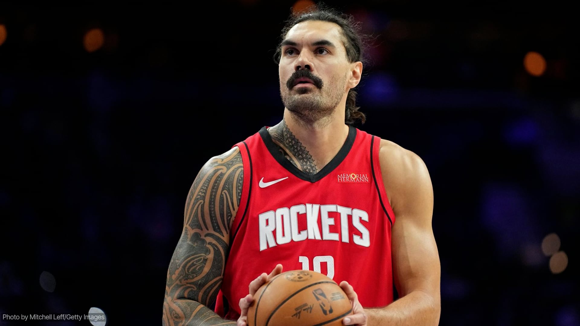 Rockets’ Adams undergoes season-ending ankle surgery