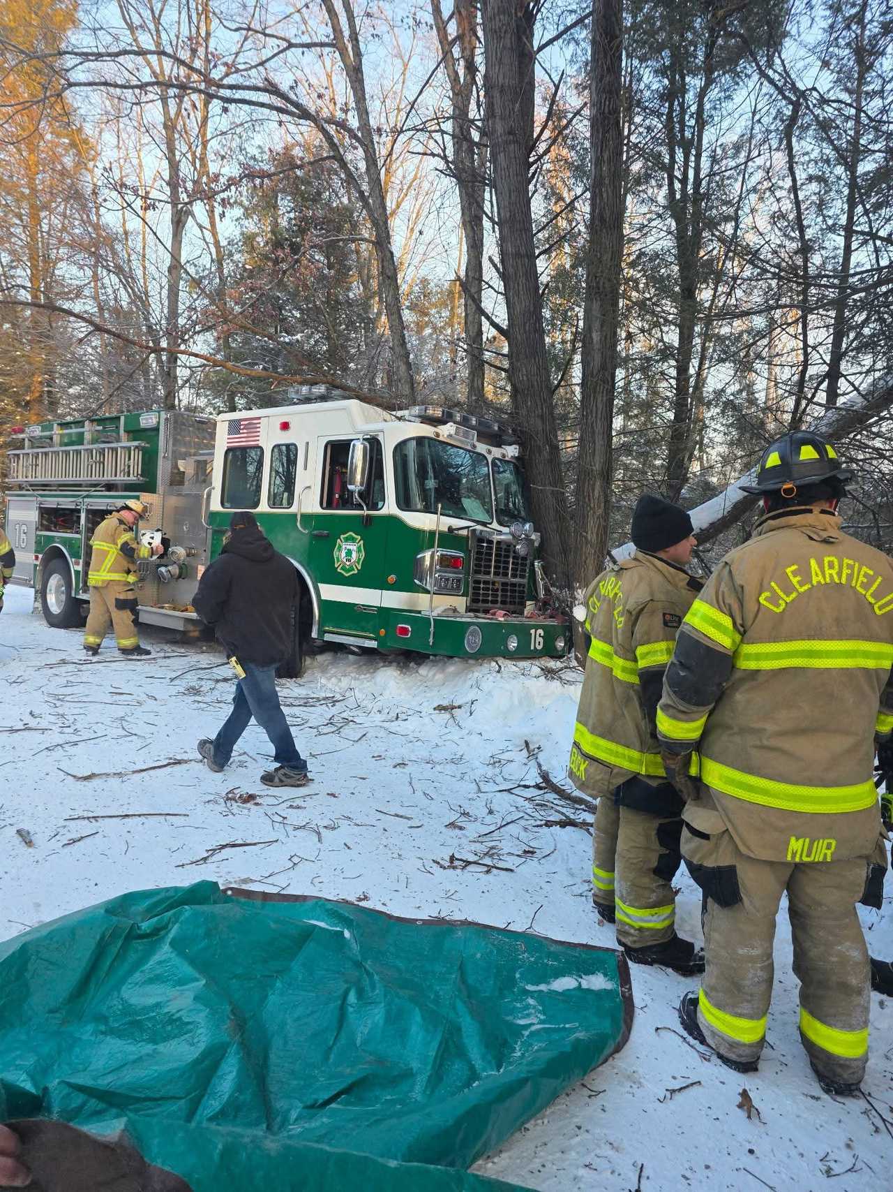 Firefighters injured after fire truck crashes into tree