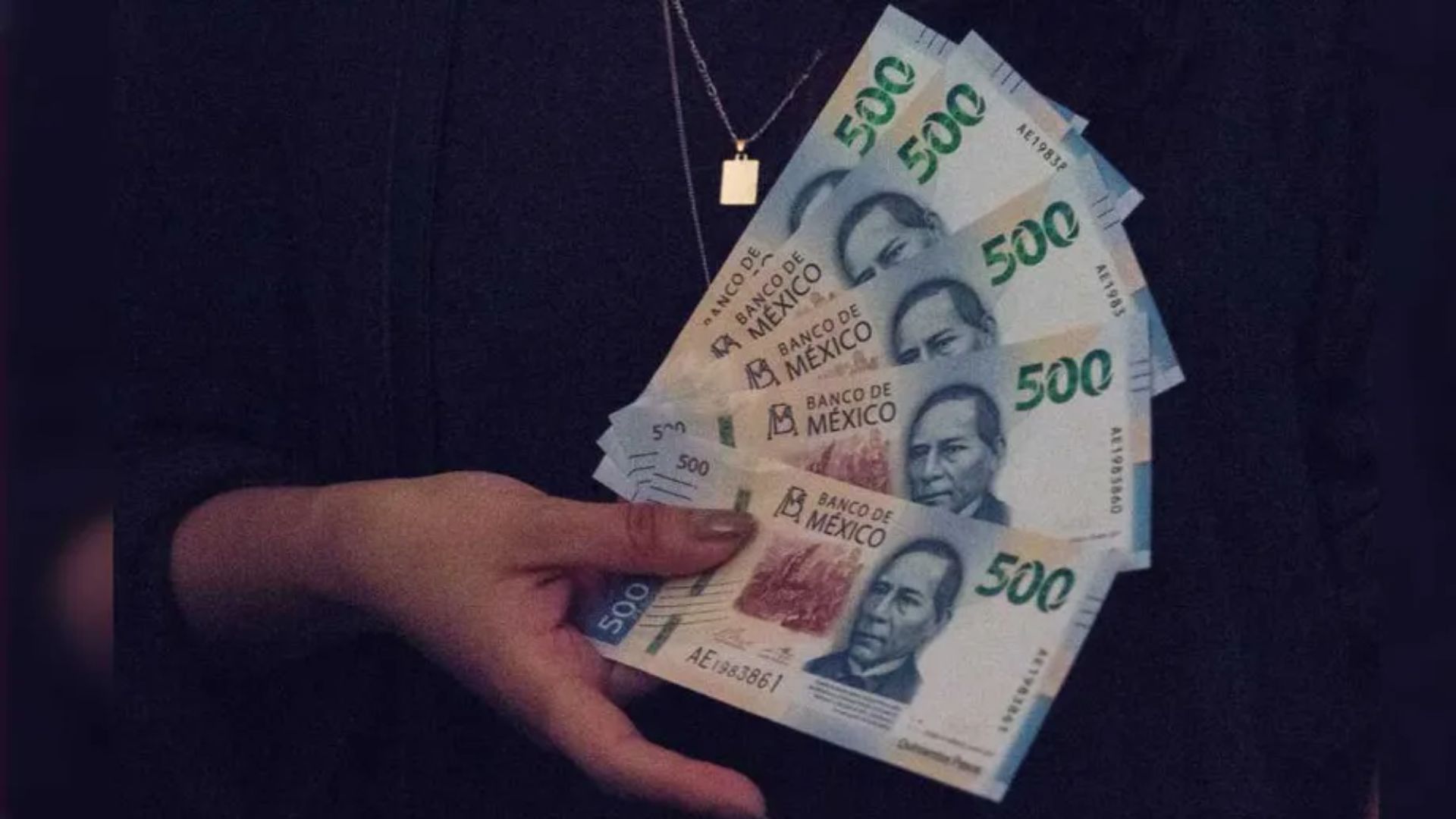 Peso mexicano se deprecia, a la espera del PIB local