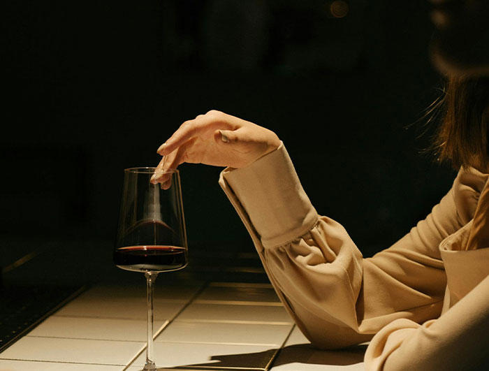 40 bartenders reveal the worst first dates they’ve seen that range from ...