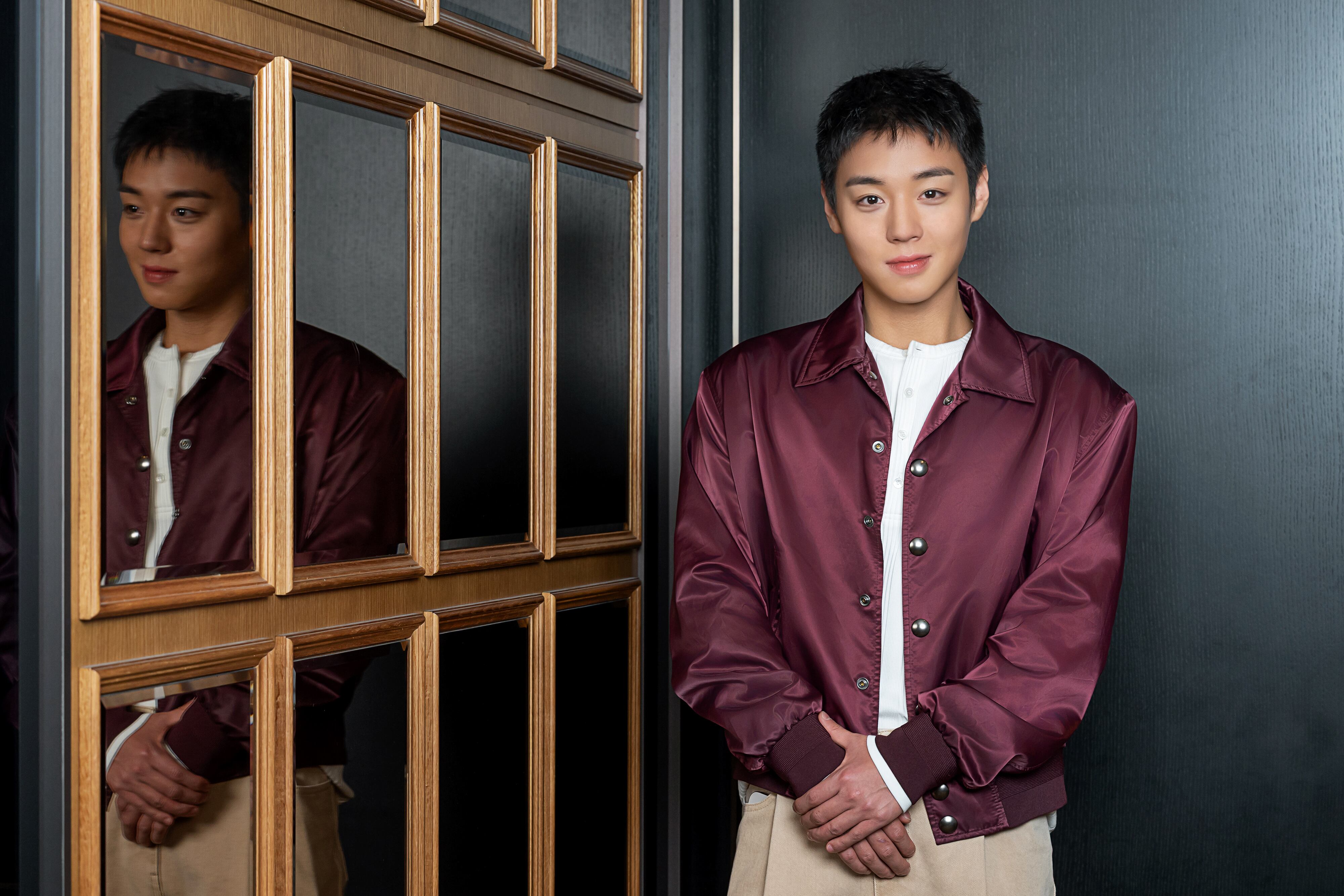 Park Ji-hoon transforms into King Danjong