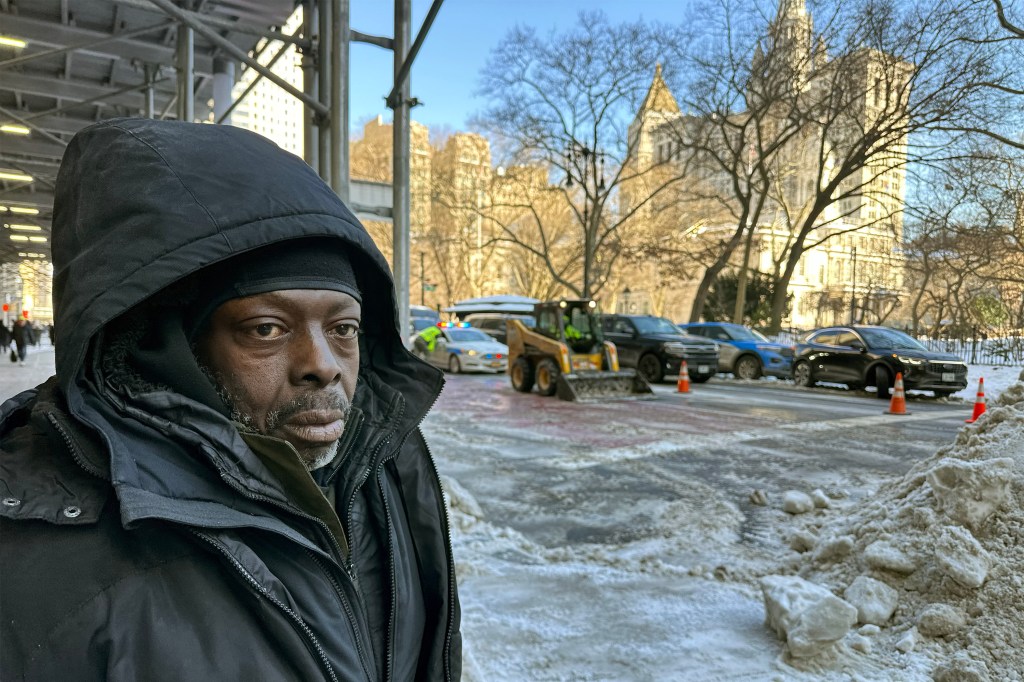 NYC homeless crisis lands right outside City Hall as vagrant notes ...