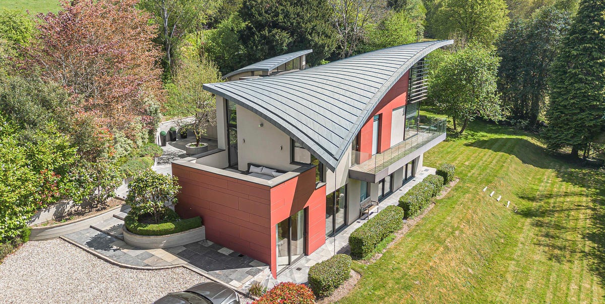 This architect-designed home near Henley-on-Thames is flooded with ...