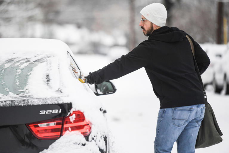 East Tennessee is under a winter storm warning. Here's when snow is coming