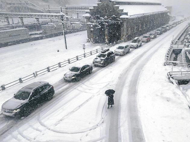 Besondere Warnung für Ski-Urlauber: Österreich droht Auto-Chaos am ...