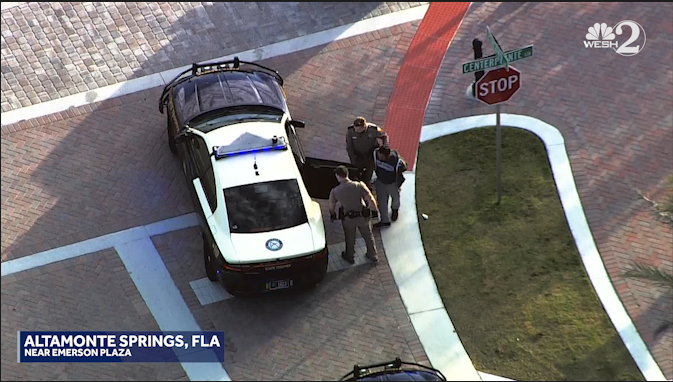 Video shows 5 suspects in foot chase during rush hour on I-4 in Central ...