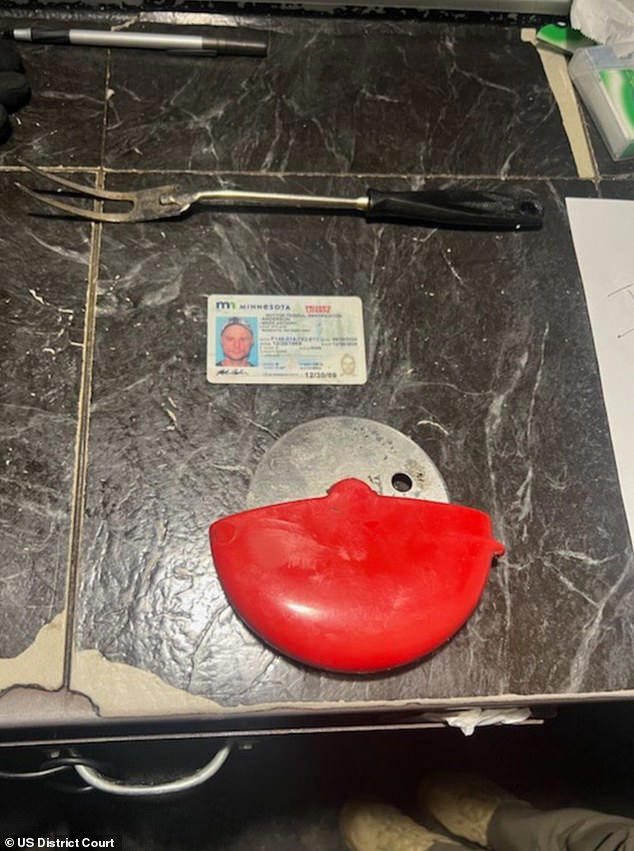 Minnesota man, 36, posed as FBI agent to try and break Luigi Mangione ...