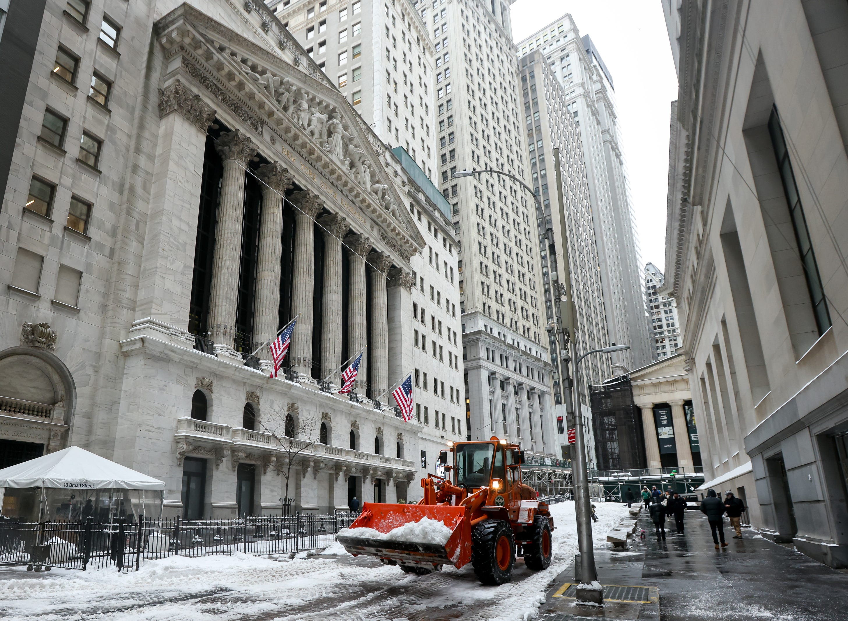 Wall Street bonanza won't save NYC's finances, Mamdani warns