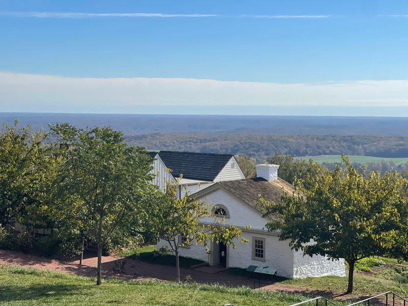 This historic mansion in Virginia sparks arguments about the Confederacy