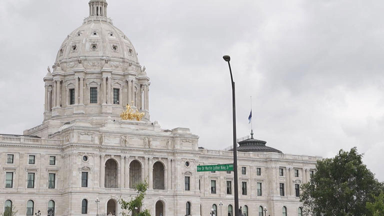 Klobuchar announces governor bid, busy election cycle incoming for 2026