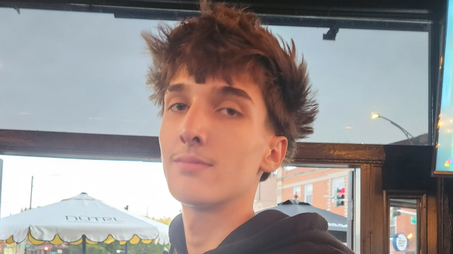 Woodstock police searching for suspect who shot, killed 18-year-old