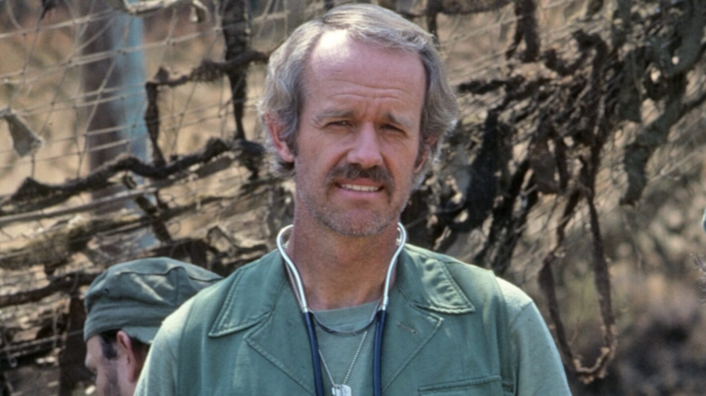 M*A*S*H star Mike Farrell returns to TV in 9-1-1 episode