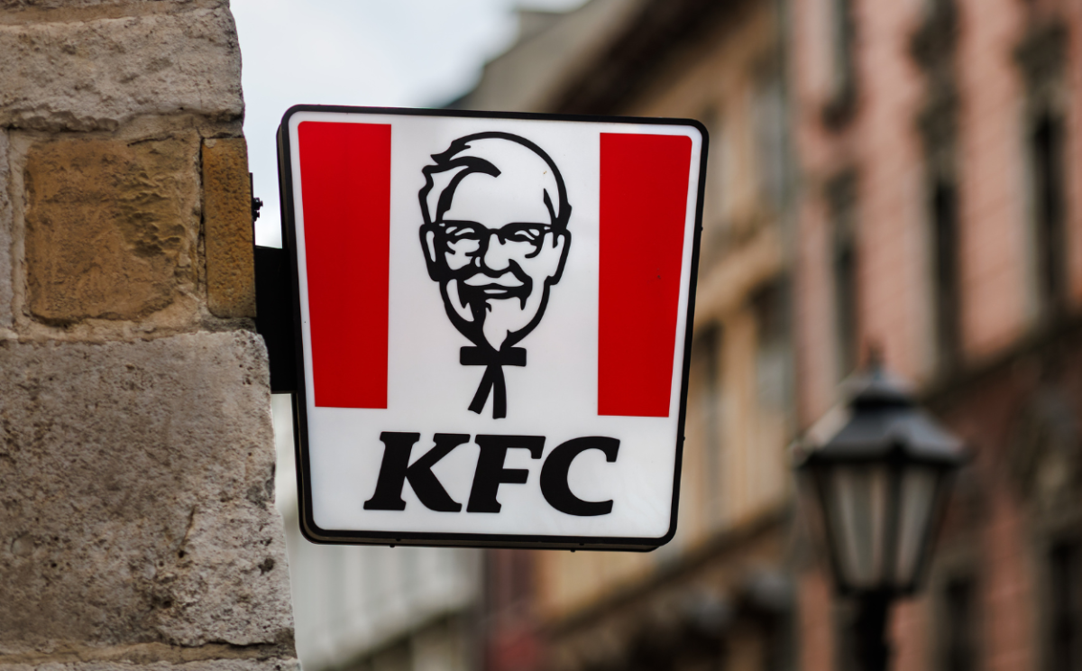 KFC tests handheld chicken pot pie in select states—warm comfort food ...