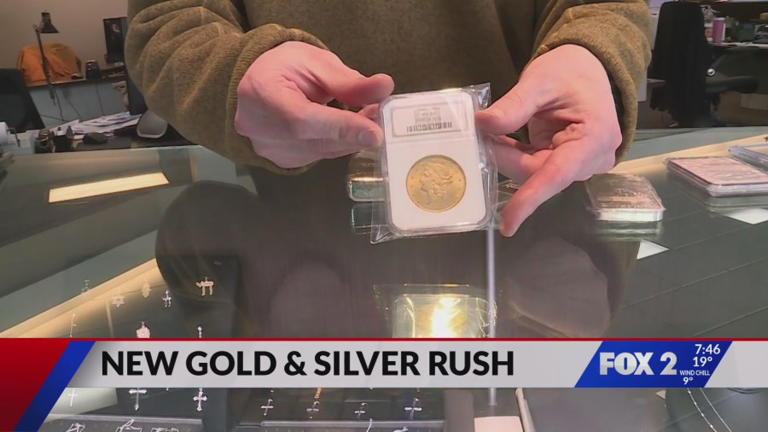 Gold and silver prices rise, igniting trading rush