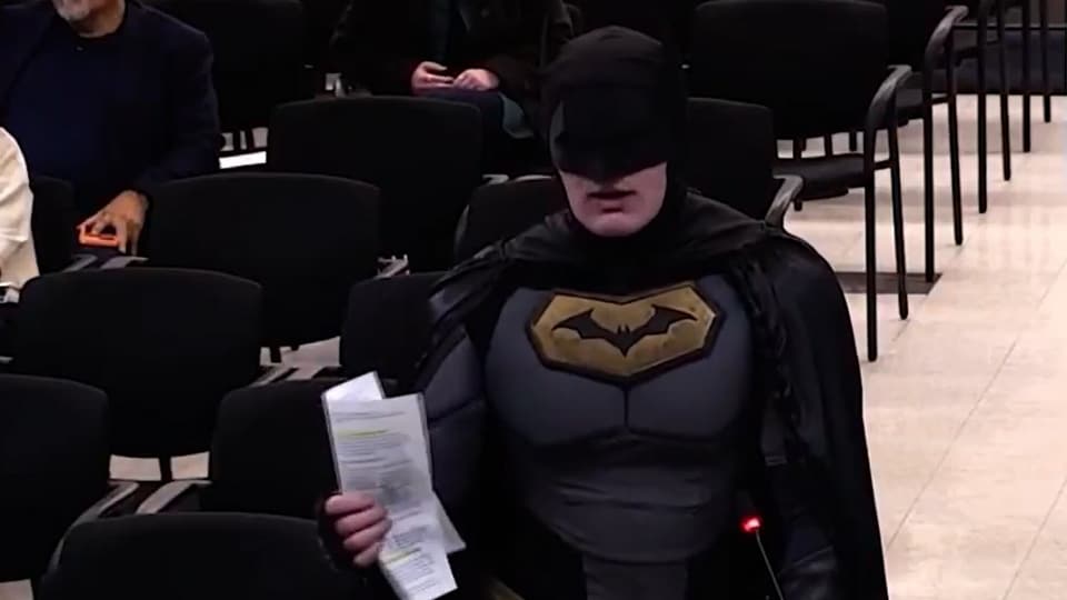 Man dressed as Batman storms Santa Clara City Council meet over ICE ...