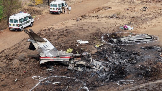 Engine failure? Aerodynamic stall? ‘Late view of the runway’? 3 ...