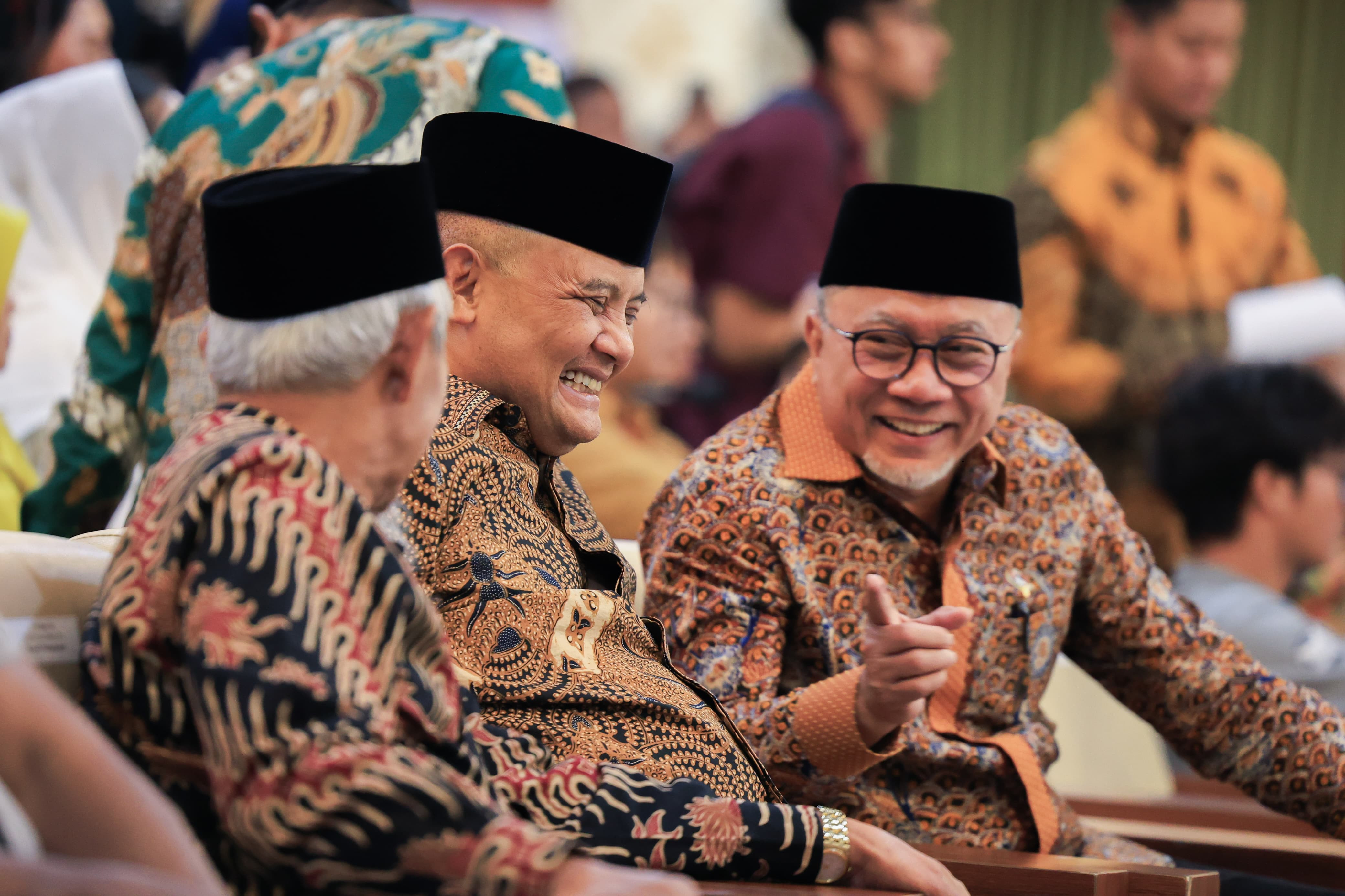 Setelah lama menghilang saat bencana, Gubernur Jateng Ahmad Luthfi ...