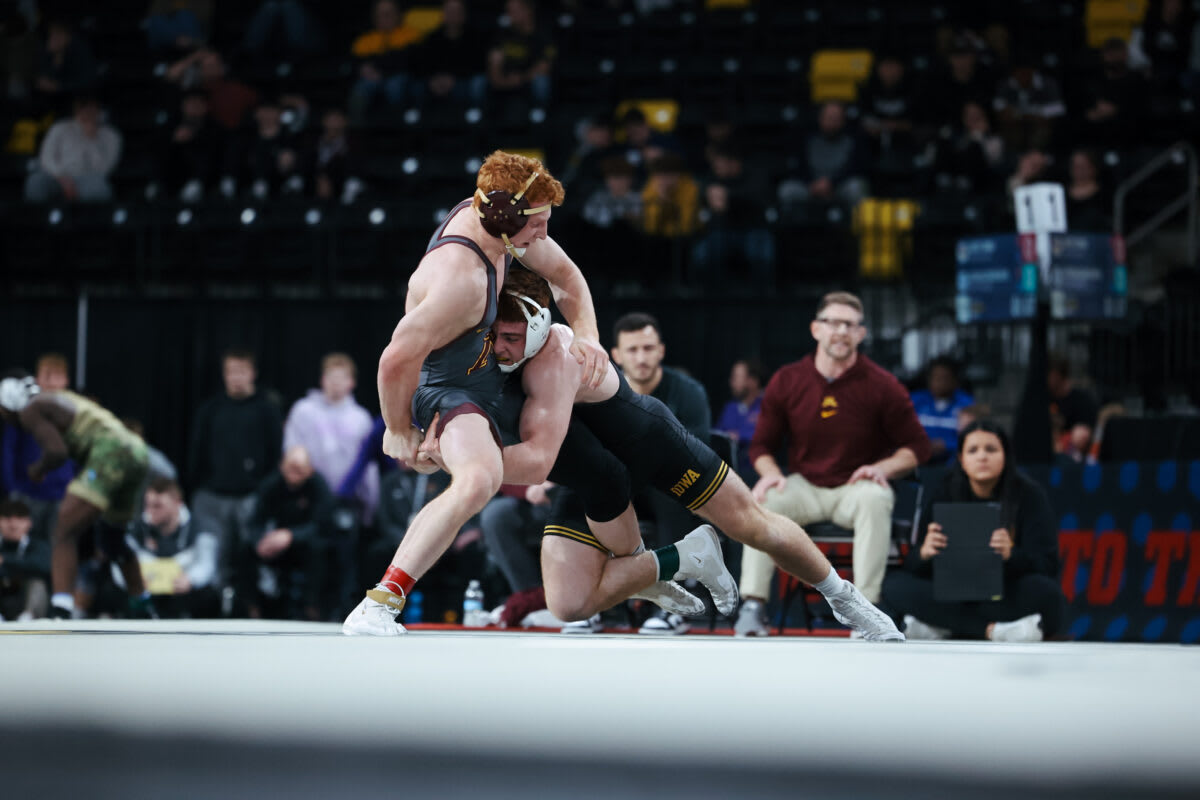 #4 Iowa welcomes #9 Minnesota for top-10 clash at Carver