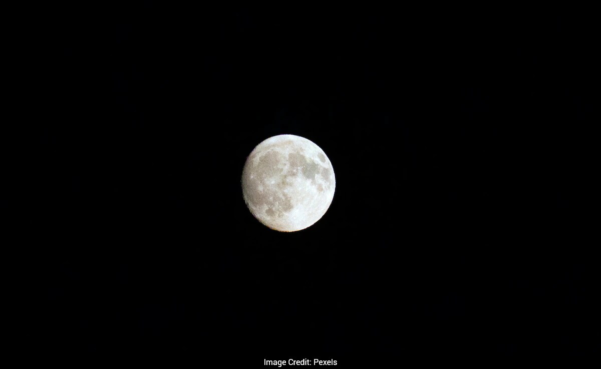 Snow moon 2026: How and where to see February's bright night sky