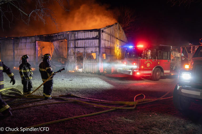 Multiple crews battle southern Iowa machine shed blaze