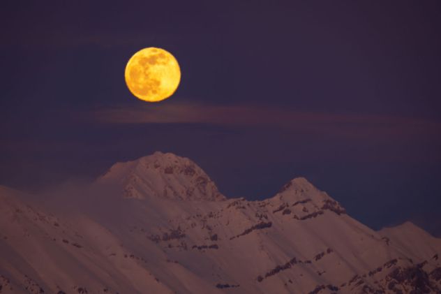 Full snow moon rises Sunday, lighting up winter's coldest nights