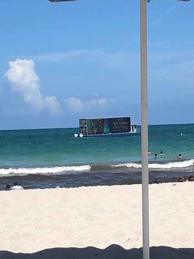 Florida beachgoer captures photo of strange scene floating offshore ...