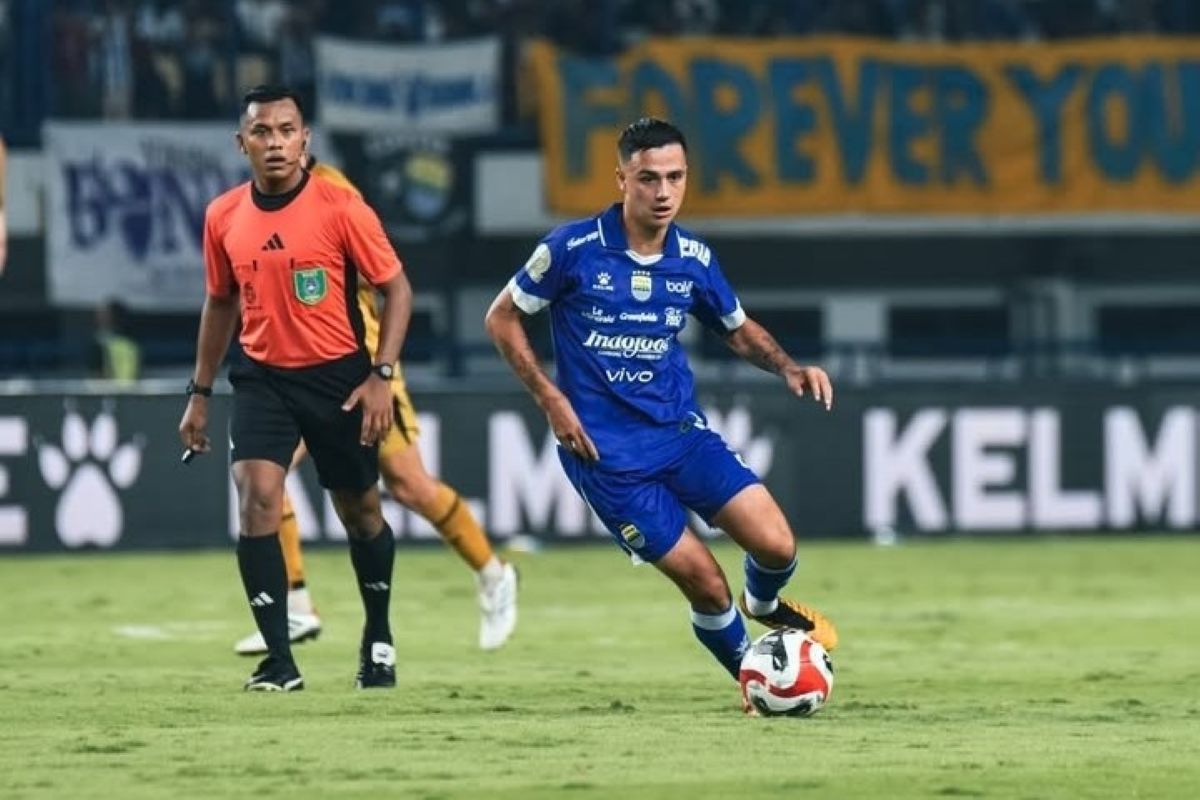Eliano Reijnders siap tampil saat Persib lawan Persis Solo pekan ini