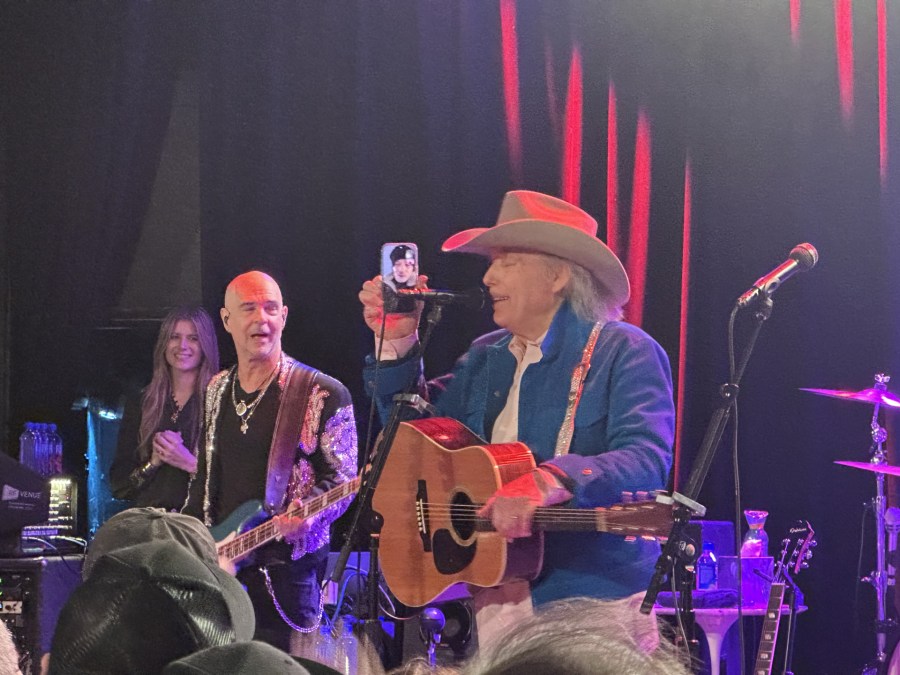 Country legend’s historic return to LA venue for a good cause