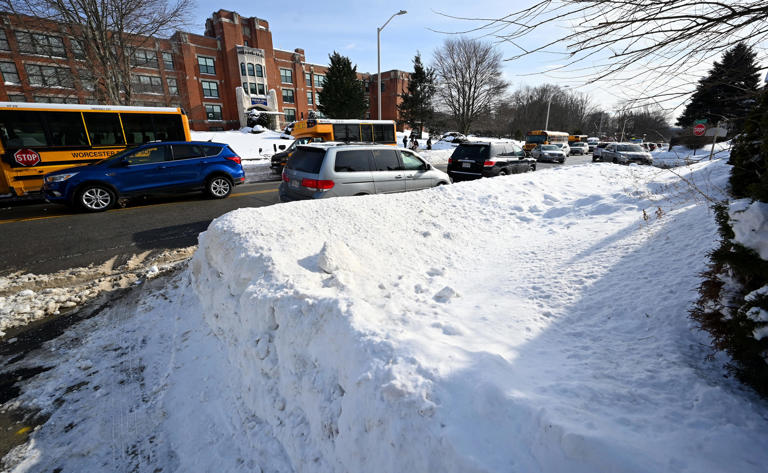 Worcester schools to be closed Friday with bitter cold expected