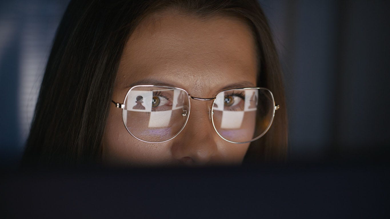 Reading glasses and contacts you'll actually want to wear – GlassesUSA, Amazon and more